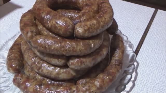 Готовим домашнюю колбасу. Вкусности на нашем столе.