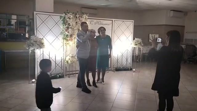 Фәнис Сирбаев - Аҡ розаларҙан букет (Букет из белых роз)