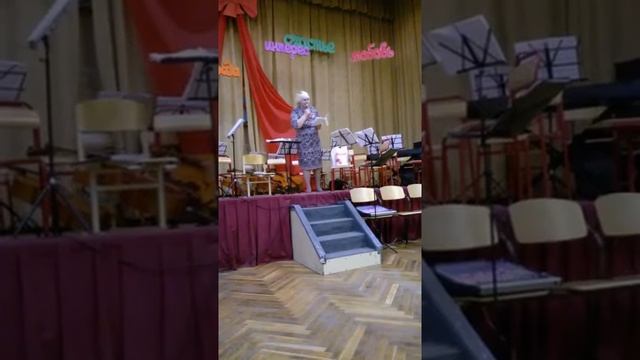 "Звенит пронзительно звонок" - стихи для детей - поэт Нина Игнатова