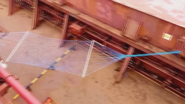 Гамак сделанный из пластиковых бутылок - Hammock made of plastic bottles