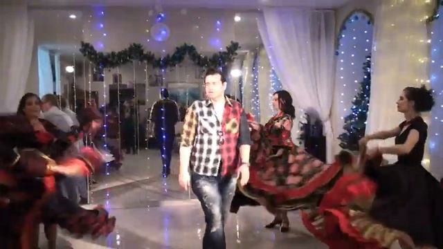 Цыганский танец под песню "Дорогой длинною" (Певец Евгений Берлин). Репетиция. Школа танцев Экспромт