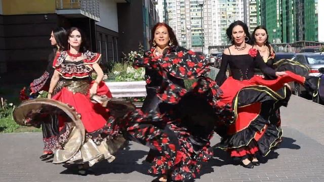 Цыганский танец, цыганские песни. "Хоп хоп хоп" певец Сергей Тарасов. Ансамбль цыганского танца.