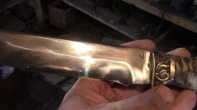 Нож   из  клапана  тепловоза