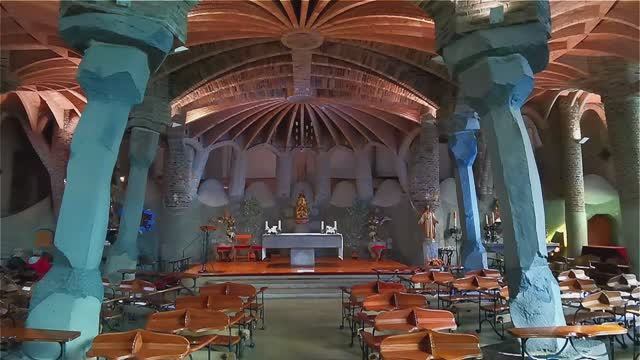 Барселона,Испания. Барселона-и-... Часть-6. Церковь колонии Гуэля.