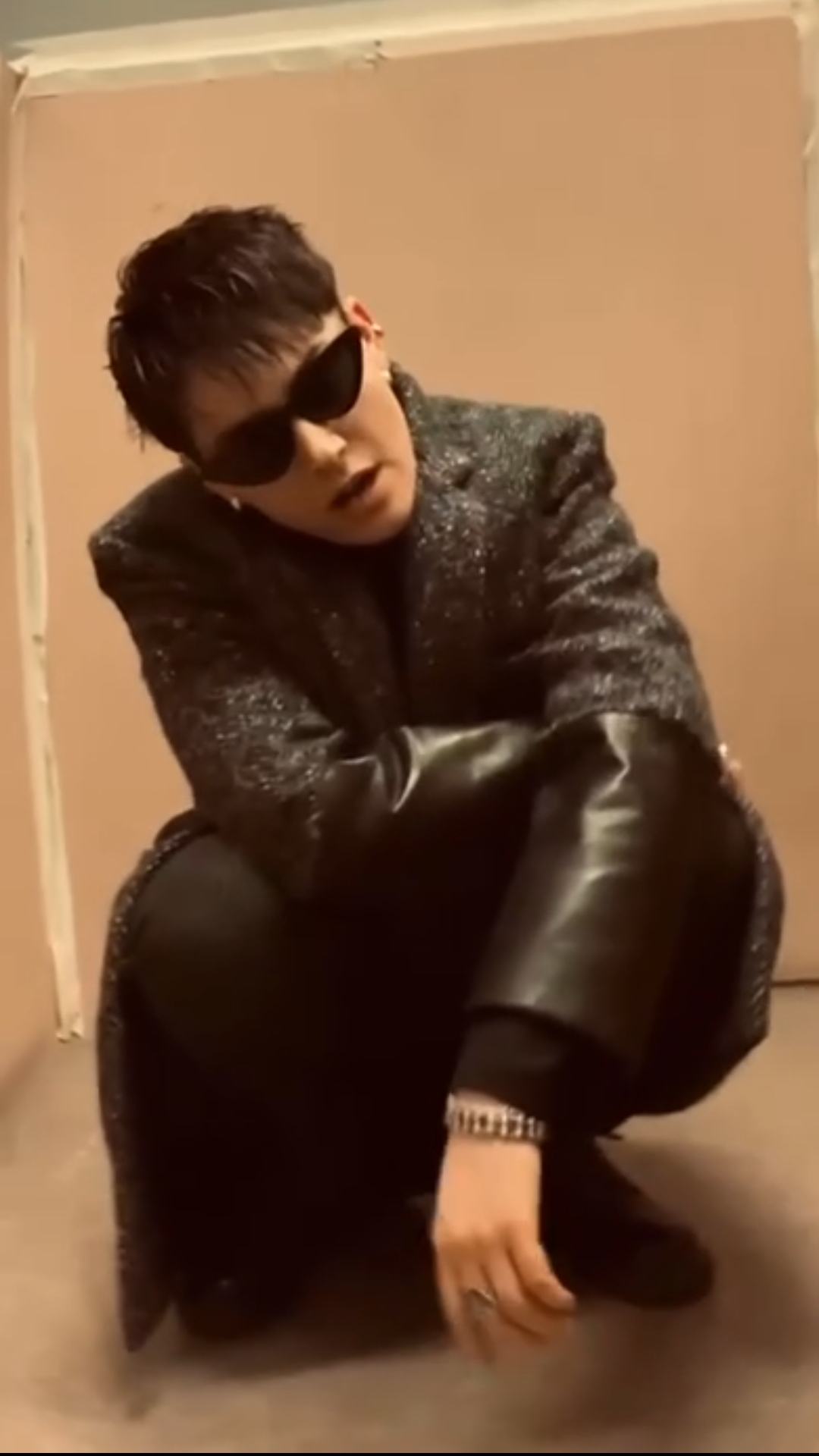 Emma M/ Делаешь больно