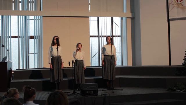 "Мария в детстве послушной была"