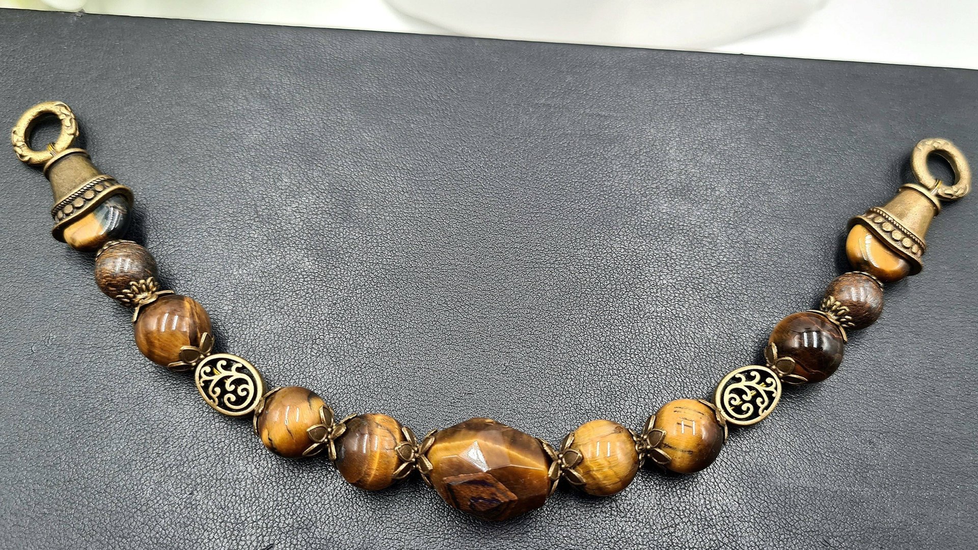 ПЕРЕДЕЛКА Часть 5. Тигровый глаз. Собираем половину украшения? #бусы