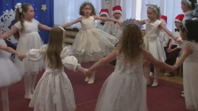 Танец "Серебристые снежинки"