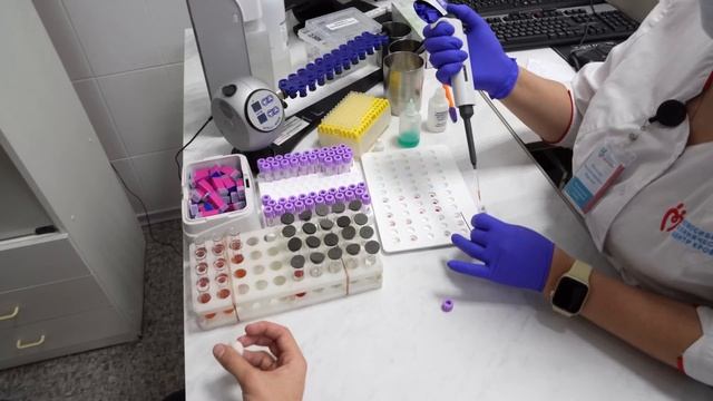 Снеговик ХК "Сибирь" в Центре крови