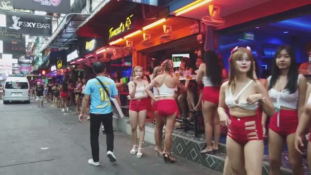 ПАТТАЙЯ. НОЧНЫЕ ПРОГУЛКИ. ПОДСМОТРЕННЫЕ СЦЕНЫ   Alluring Scenes of Soi 6, PATTAYA
