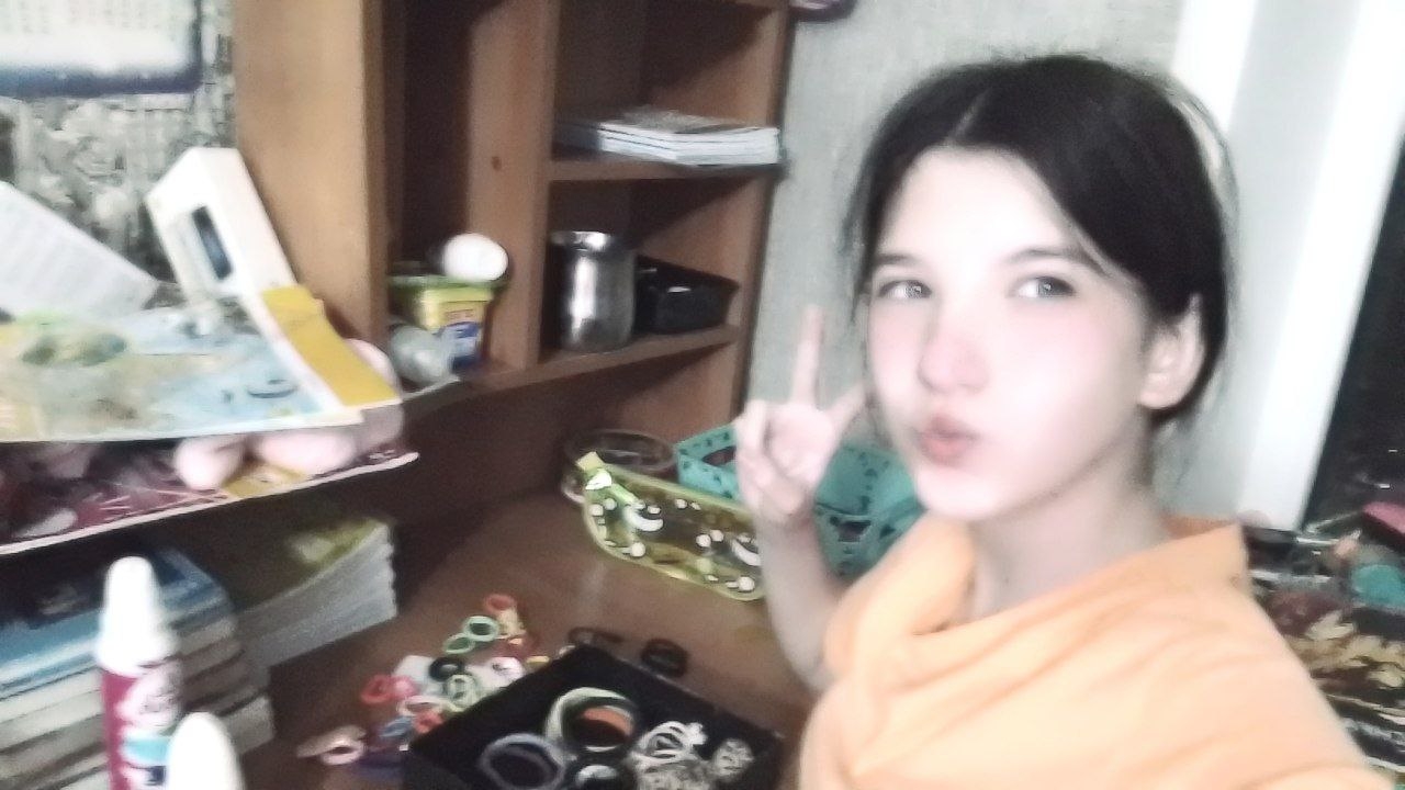 МОЙ НОВЫЙ СТОЛ! Что на нём лежит? Завтра школа, последний день лета