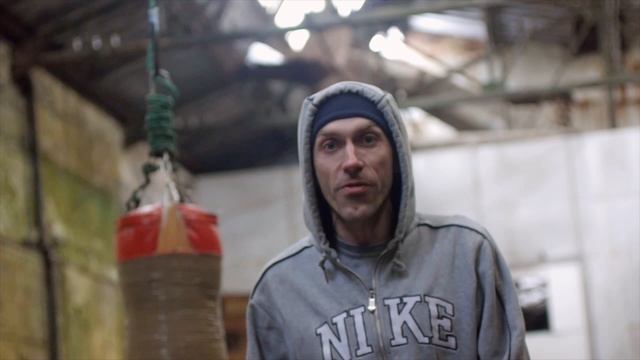 Выход на две - Бей меня бей (YouTube)