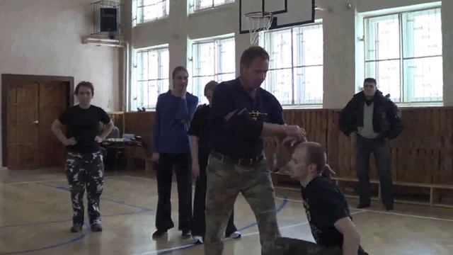 The use of a "wave" in the protection of the punch