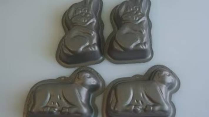 Пасхальный заяц и ягнёнок