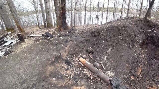 Лагерь у озера. Соседи у сгоревшей землянки! Кто поджог землянку...