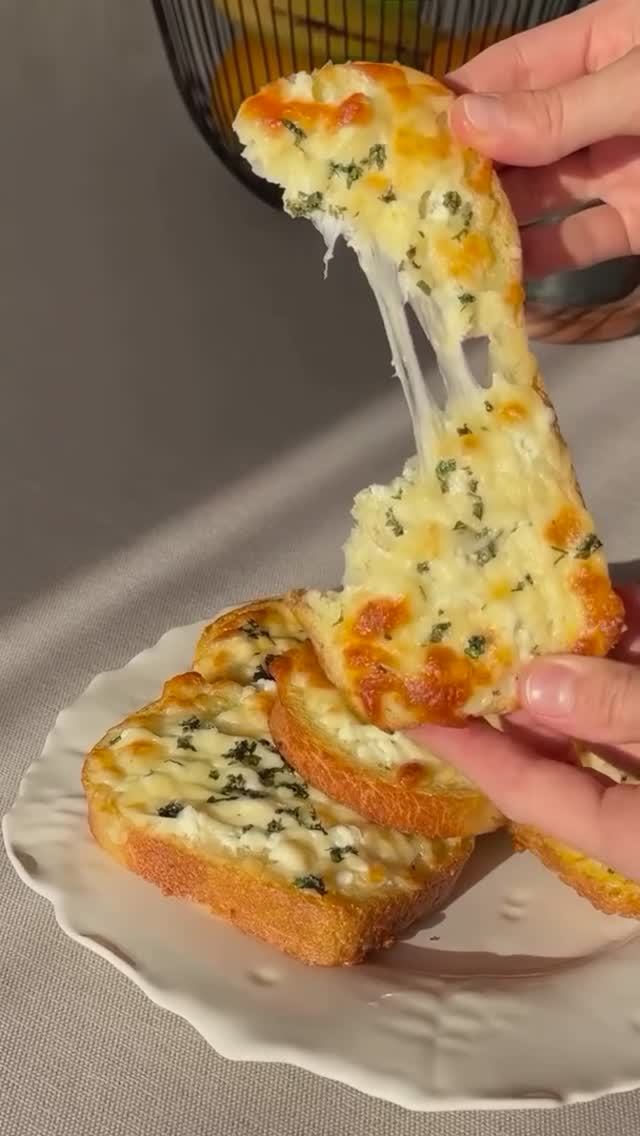 ГРЕНКИ С СЫРОМ В ДУХОВКЕ