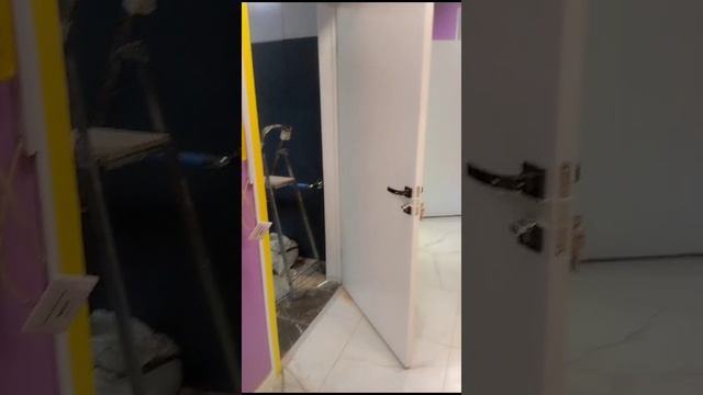 Дверь с доводчиком