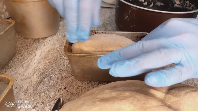 Подготовка бездрожжевого теста к выпечке Preparation of yeast-free dough for baking