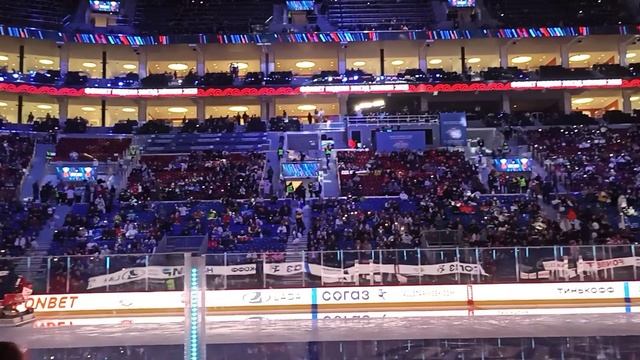Вид на Куб Арены СКА с первых рядов первого яруса