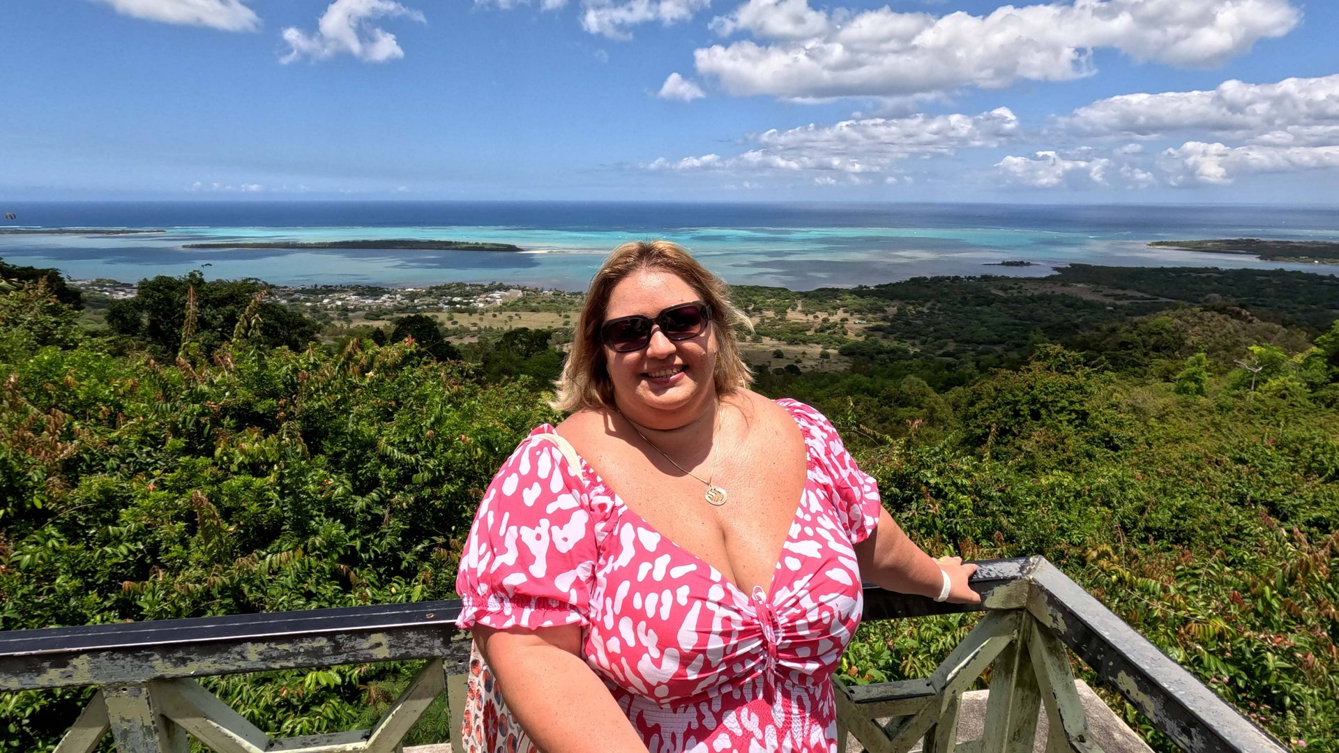 Красота Маврикия. Разборки с полицией. Семицветные пески.