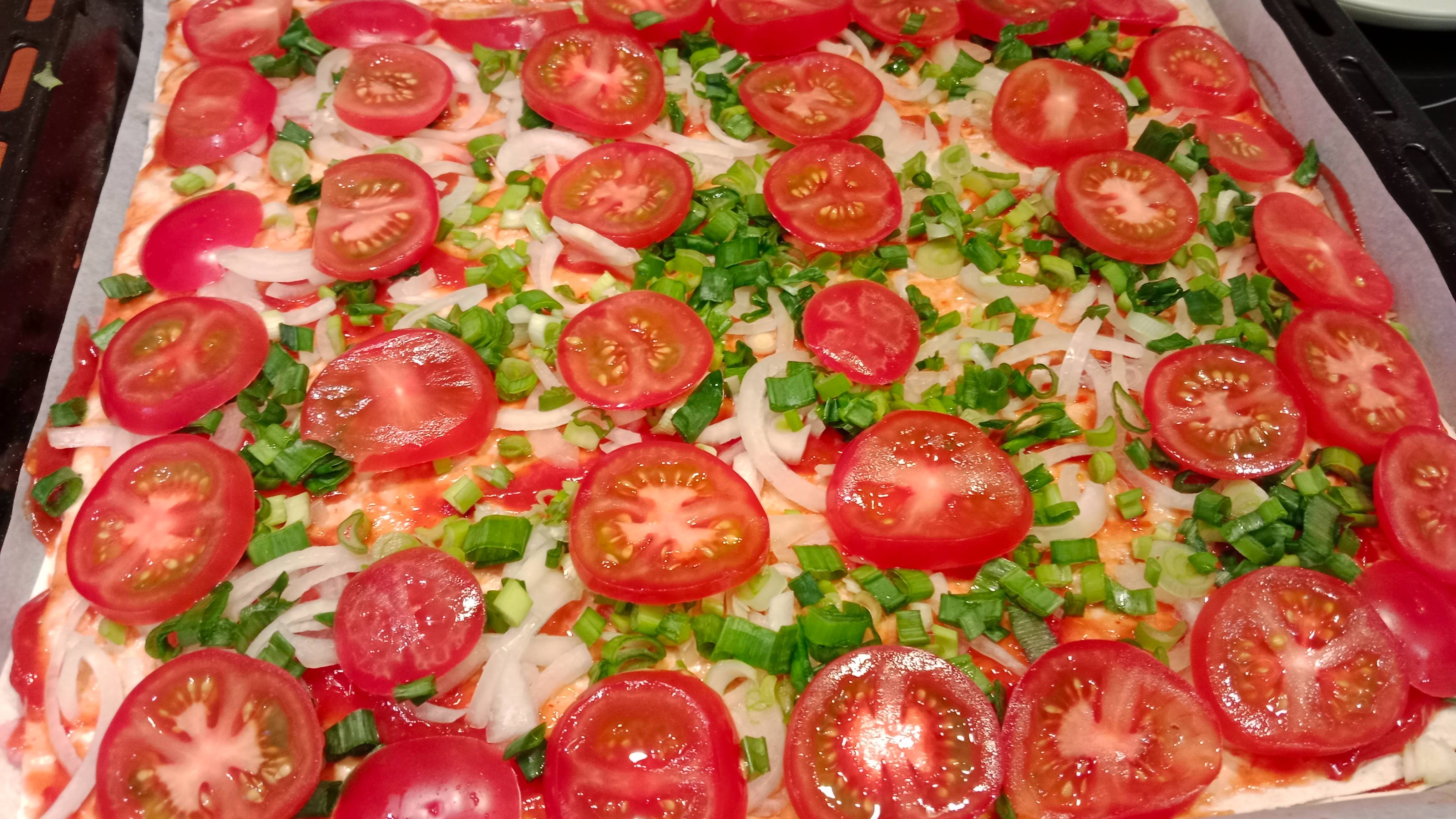 Пицца и Рулетики из лаваша и фарша