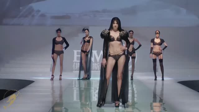 Международная международная выставка одежды SIUF Английский язык и культура