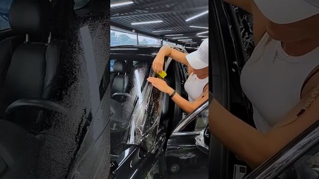 Оклейка стоек лобового стекла автомобиля полиуретановой пленкой по готовым лекалам! 3