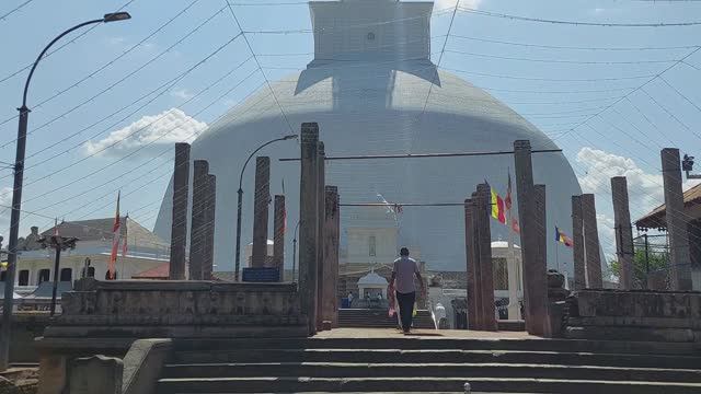 Шри-Ланка: святыни Анурадхапуры