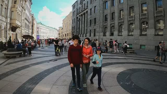 Прогулка по Питеру, серия 1 (2020)