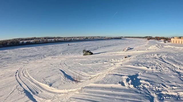 Вальс аэролодок Хариус 440. Классные покатушки на двух боевых аэролодках...