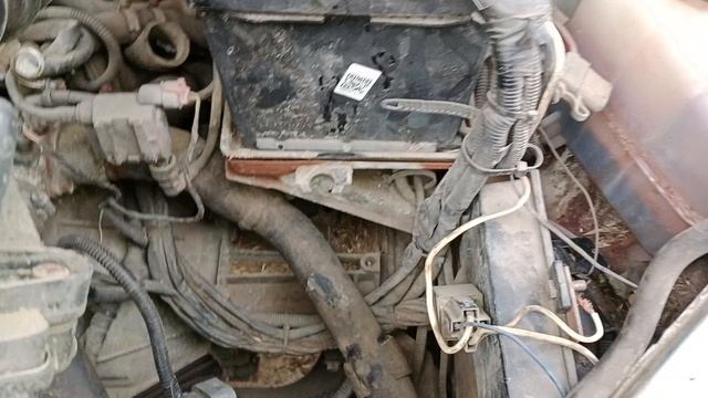 как поменять левую лампочку ближнего света Лада калина