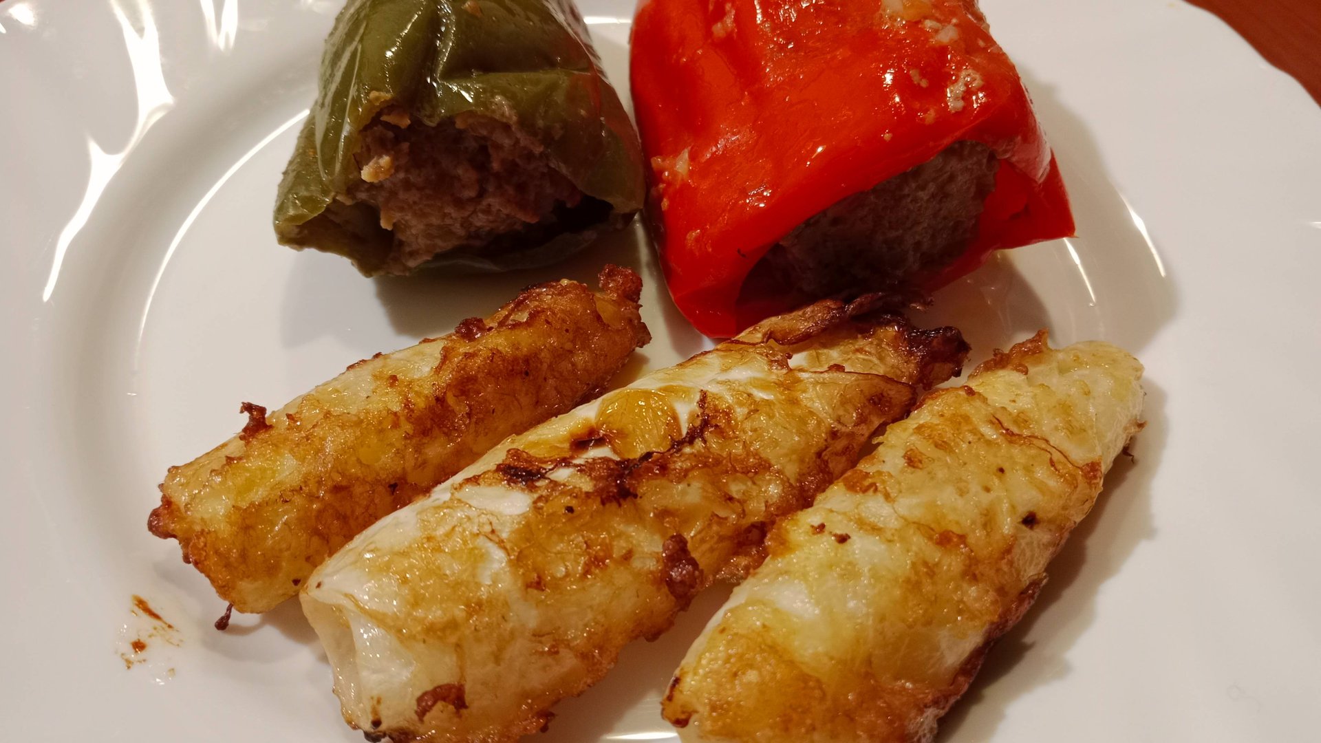 Перец фаршированный с капустными трубочками