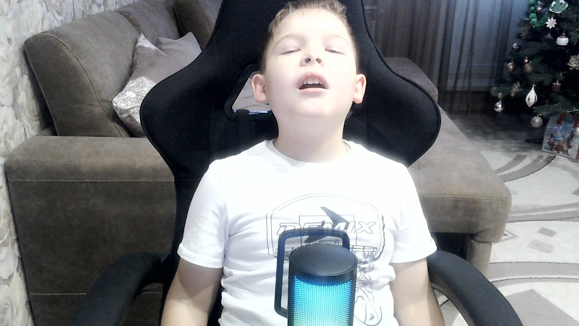 играю в разные игры в роблоксе. барбоскины. три кота. пятигорск рп.