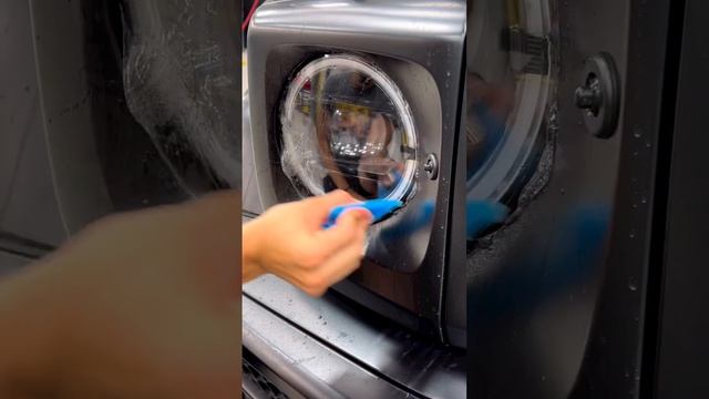 Оклейка фар автомобиля полиуретановой пленкой с применением готовых лекал! 1
