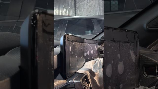 Оклейка глянцевых деталей салона и дисплеев мультимедиа автомобиля готовыми лекалами! 3