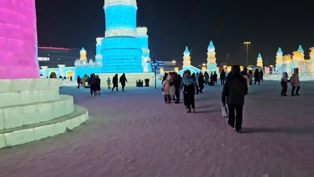 Харбин. Китай . 28.01.2024. 21:03. Воскресенье. Архив.