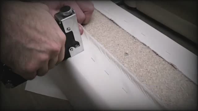 Перетяжка дивана своими руками.mp4