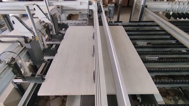 Форматно раскроечный угловой центр Holzma