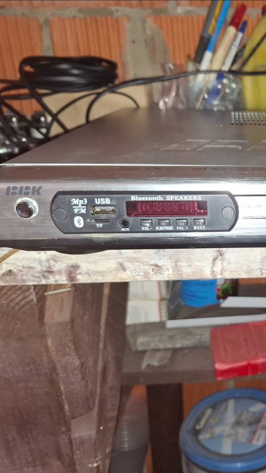 Установил беспроводной MP3 декодер USB в старый домашний кинотеатр BBK.