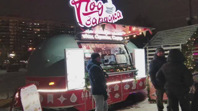 Новогодняя Тюмень.  Площадь 400 летия Новогодние каникулы часть  1