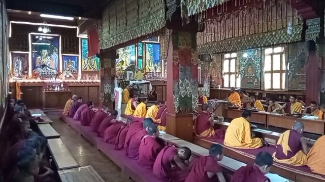 Гималаи Непал, ступа Будданатх, буддийский ритуал на здоровье