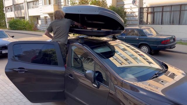 Peugeot 308 багажник на крышу Атлант и Автобокс NOBU DRIVE 430л. Цвет серый. установка в Твери.