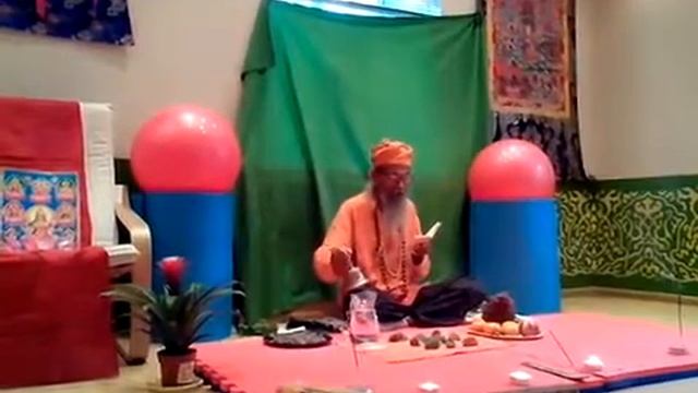 Индийские посвящения Ачарии Кайласанадханана в центре здоровья Махалакшми Пуджа