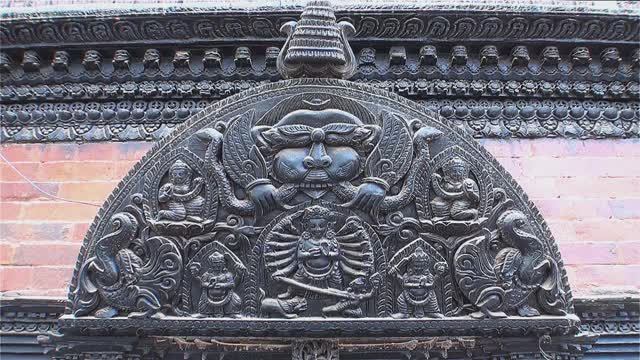 Катманду. Непал. Восток  всегда справа.