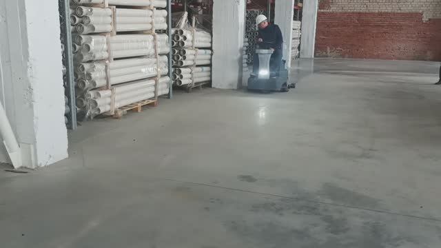 Поломоечная машина с местом для оператора. Райдер 810.