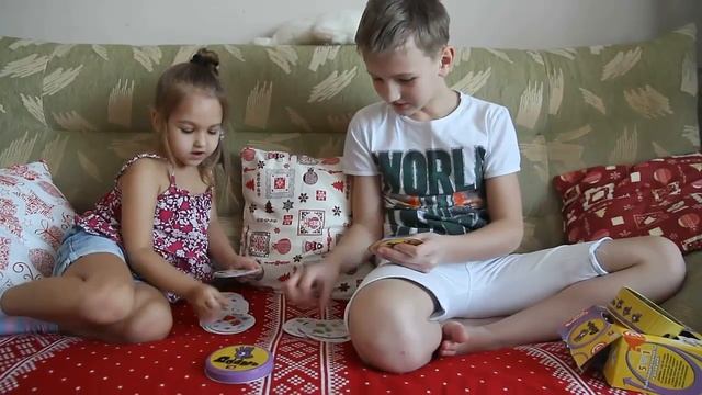 Доббль Dobble. Обзор настольной игры Доббль от Алисы и Егора. Играем в настольную игру Доббль!