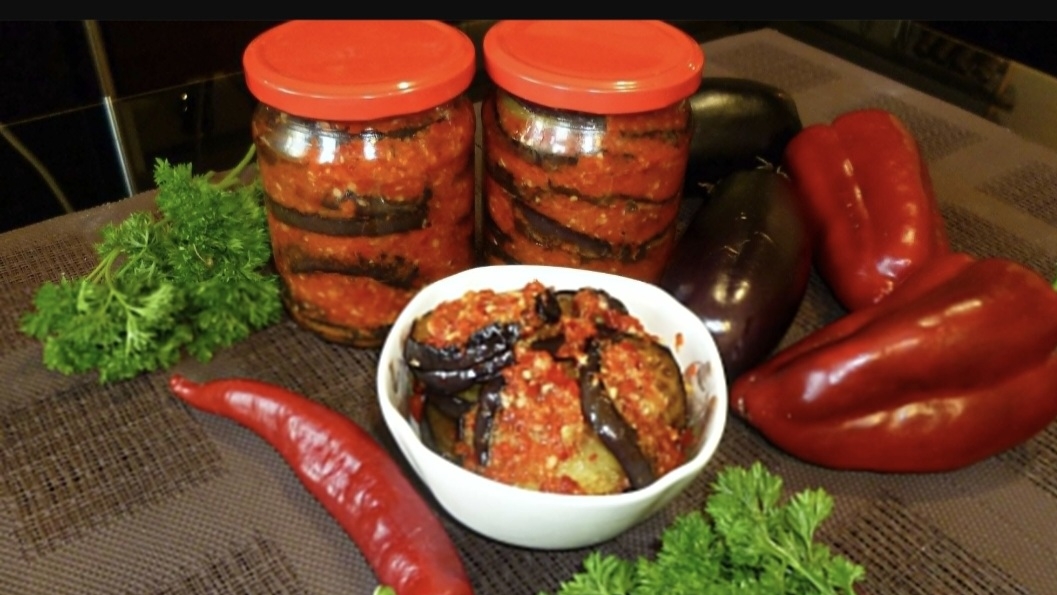 Тещин язык в томатном соусе со специями.