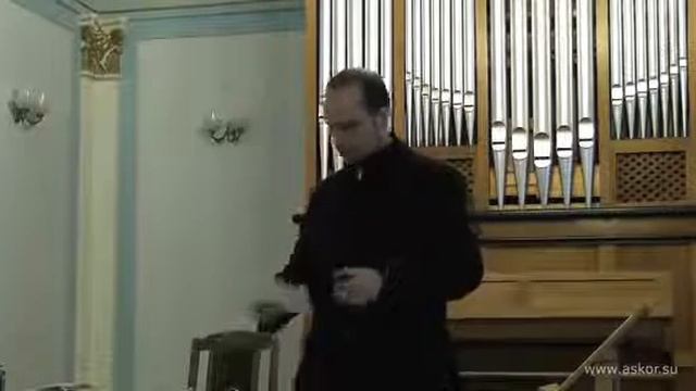 Лекция доцента МГК. Кирилла Рыбакова «Звук кларнета и его эволюция»  27.11.2010 г. в Москве.