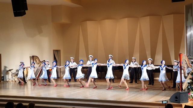 "Флотский танец" музыка в обработке Н.Бабича, хореография Фроловой Т.А., хореогр. ансамбль "Мозаика"