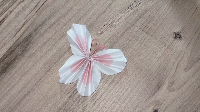 Как сделать бабочку из бумаги. Поделки из бумаги.